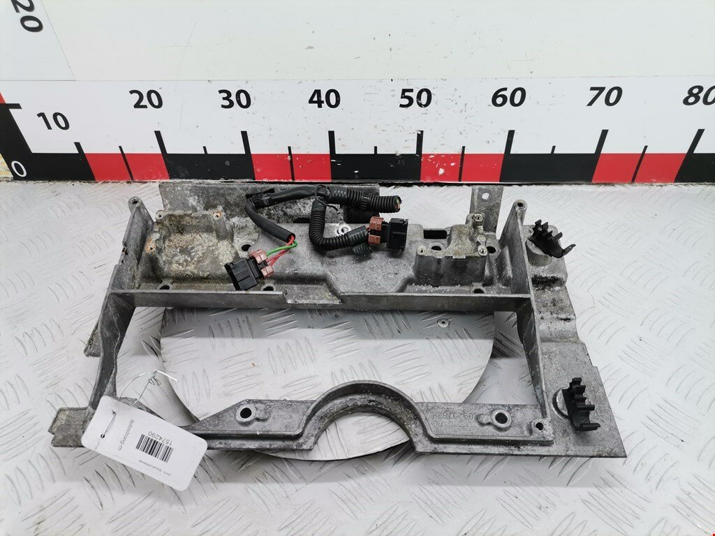 Крышка клапанная Volvo S40 V40 1 9207828 арт. 1574290