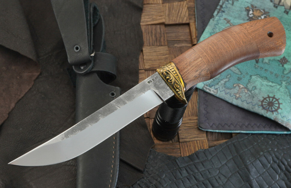 Атака нож Форель 95Х18, дуб