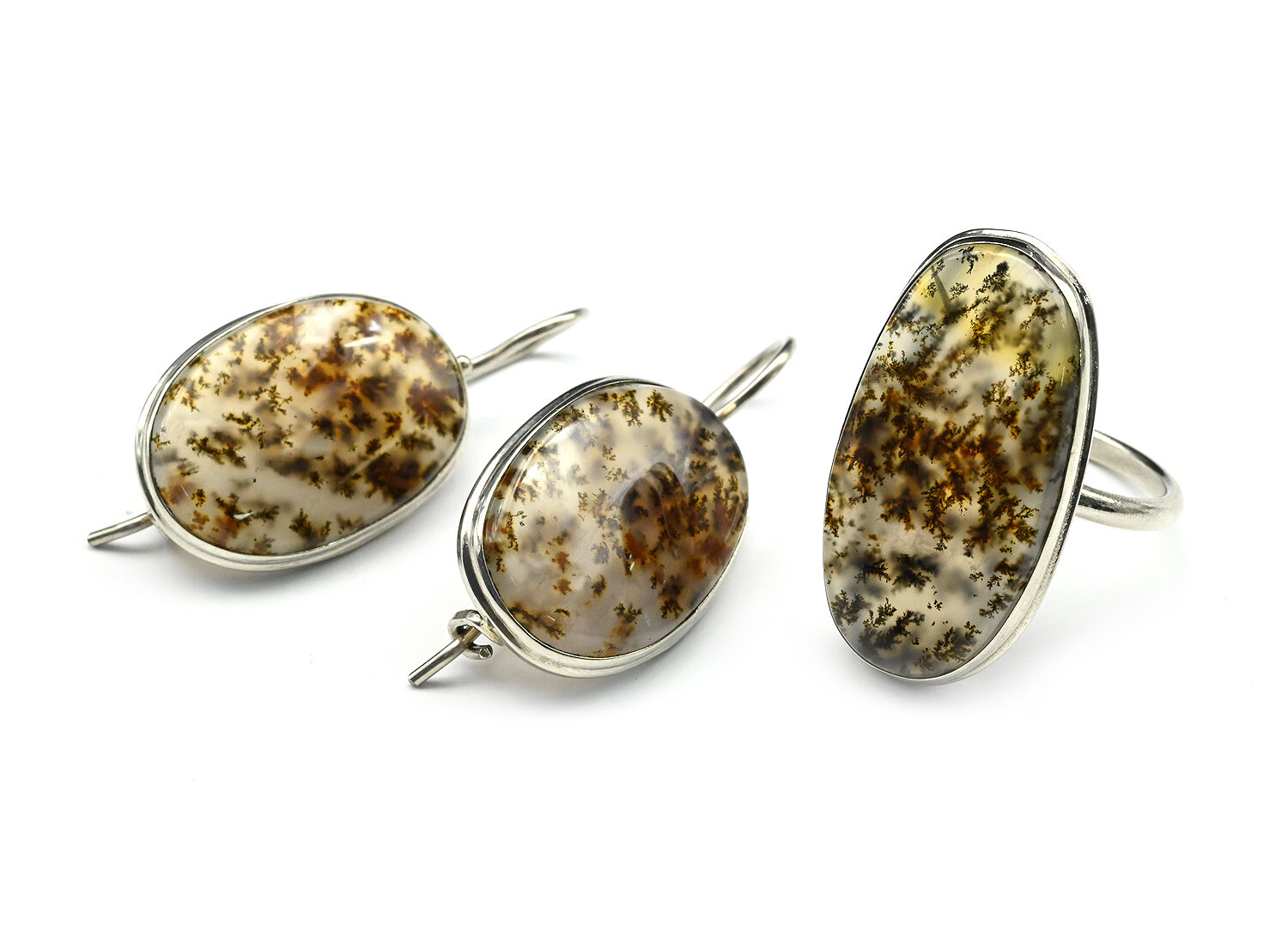 Комплект бижутерии: серьги, кольцо, агат