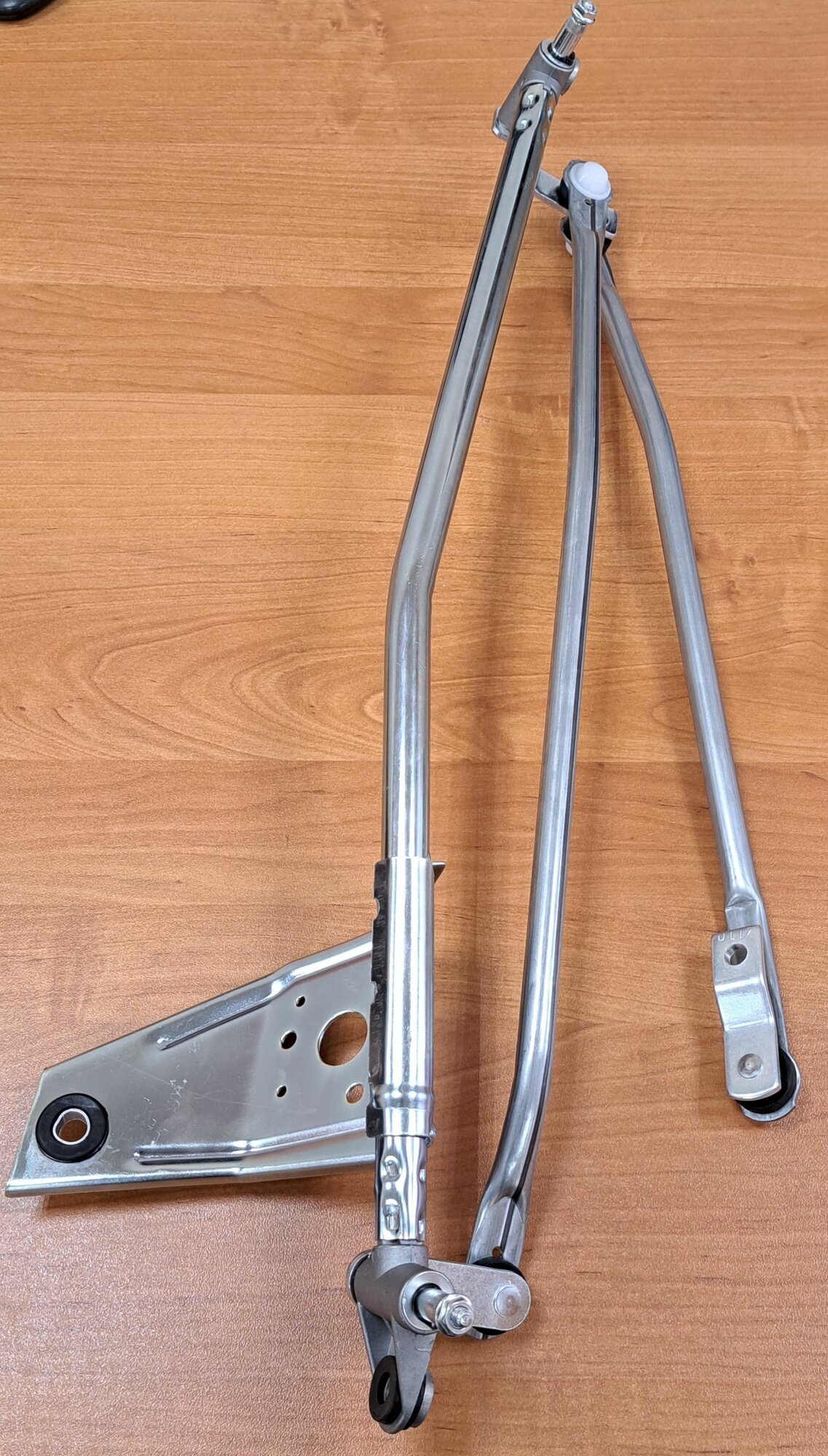 2110-5205010 Трапеция стеклоочистителя 2-х щёточная, подходит для ВАЗ-2110-2112 (ан. 74.5205600)