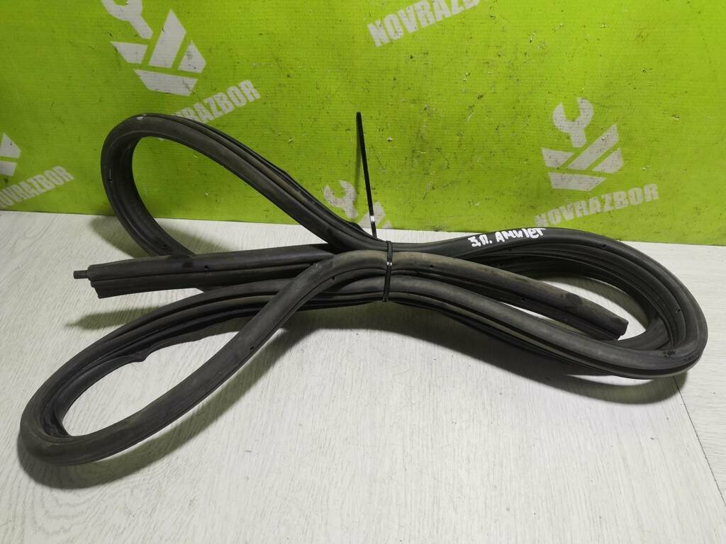 Уплотнитель двери Chery Amulet (A15) 2006 >