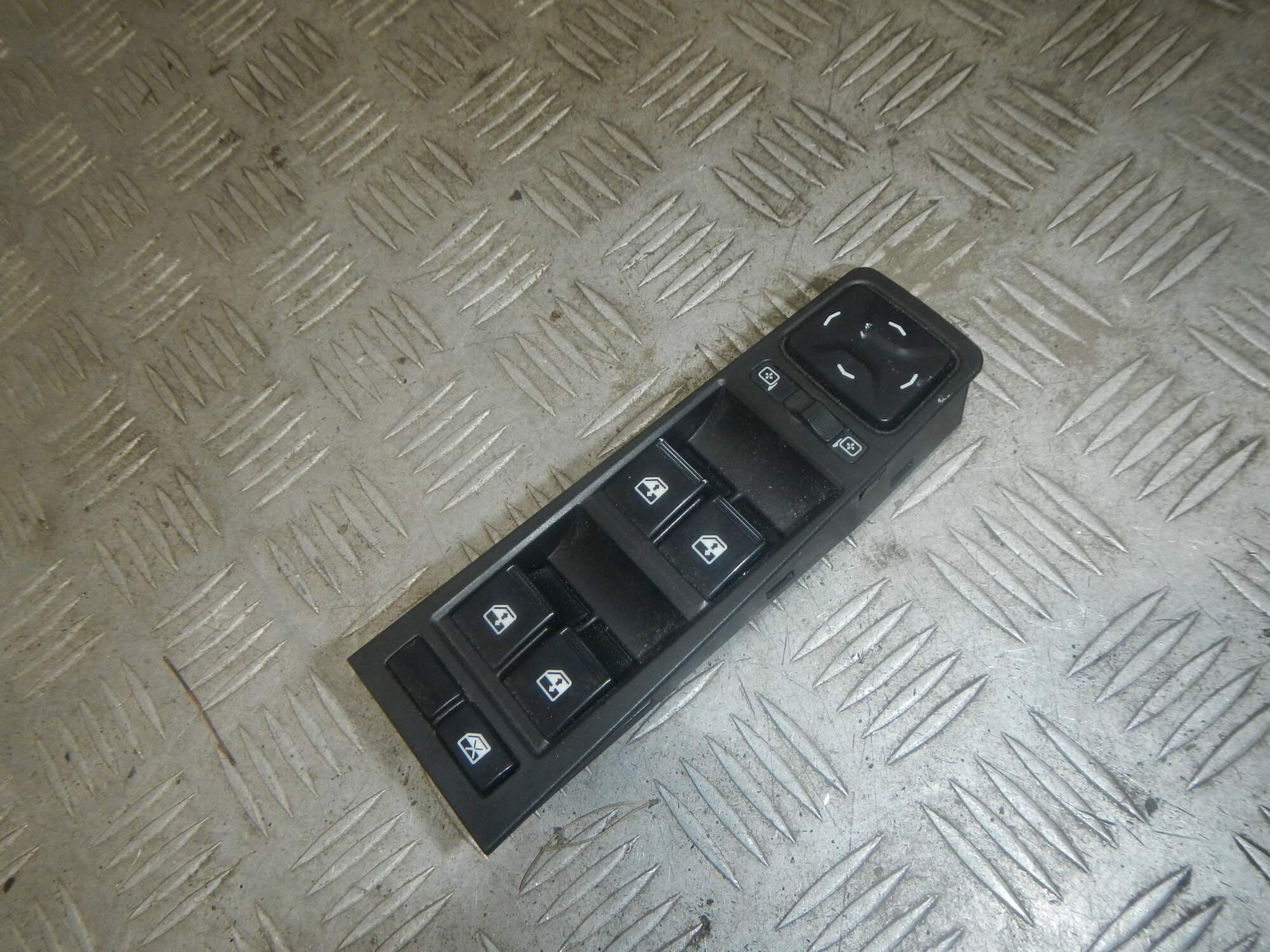 Б/У Блок управления стеклоподъемниками, ВАЗ (VAZ)-LADA VESTA (веста) LADA VESTA (Веста) Без видимых повреждений. 566392 ...