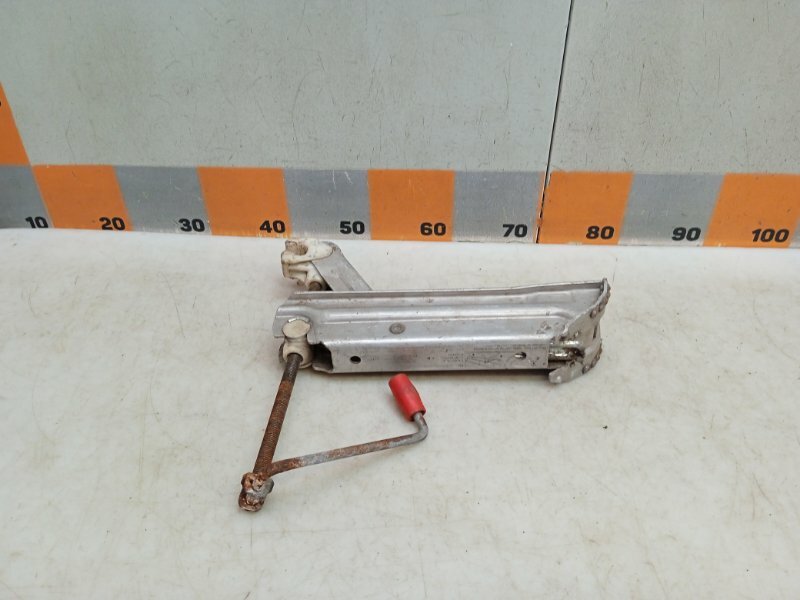 Б/У Ауди А6 С5 Домкрат Audi A6 1997-2004 C5 334974 VAG арт. 8D0011031C