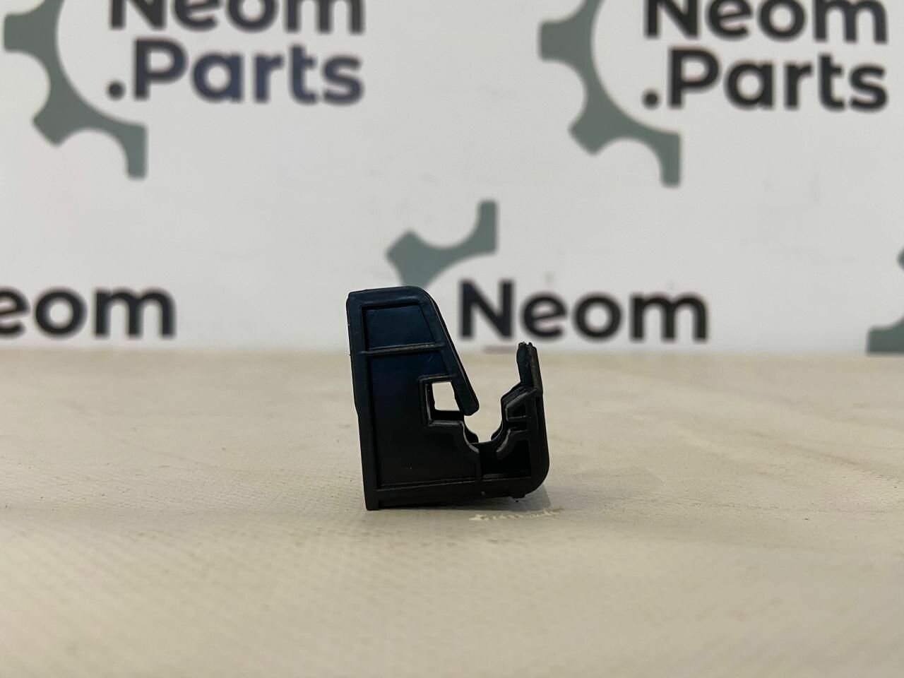 Кронштейн (крепление) фары VW Polo 5 2010-2020