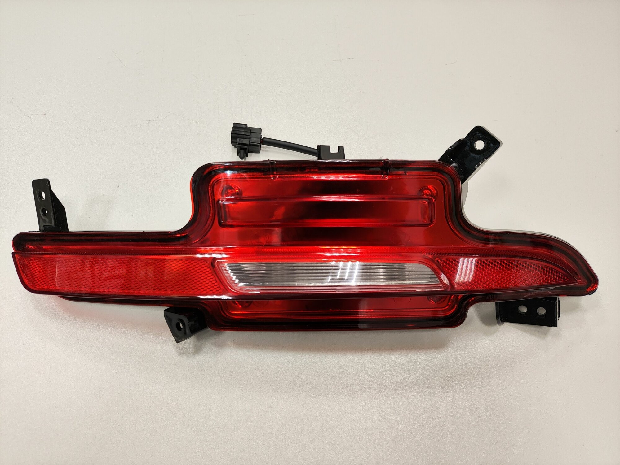 Фонарь задний правый в бампере Changan UNI-K [2.0 16V 8AT внедорожник 4X4 Turbo] CD569F2805030800