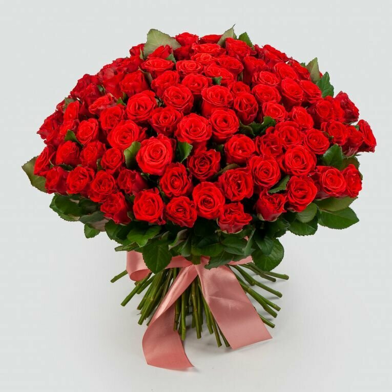 Букет СоюзЦветТорг "Золотые дни", из 101 алой розы, высота 40см