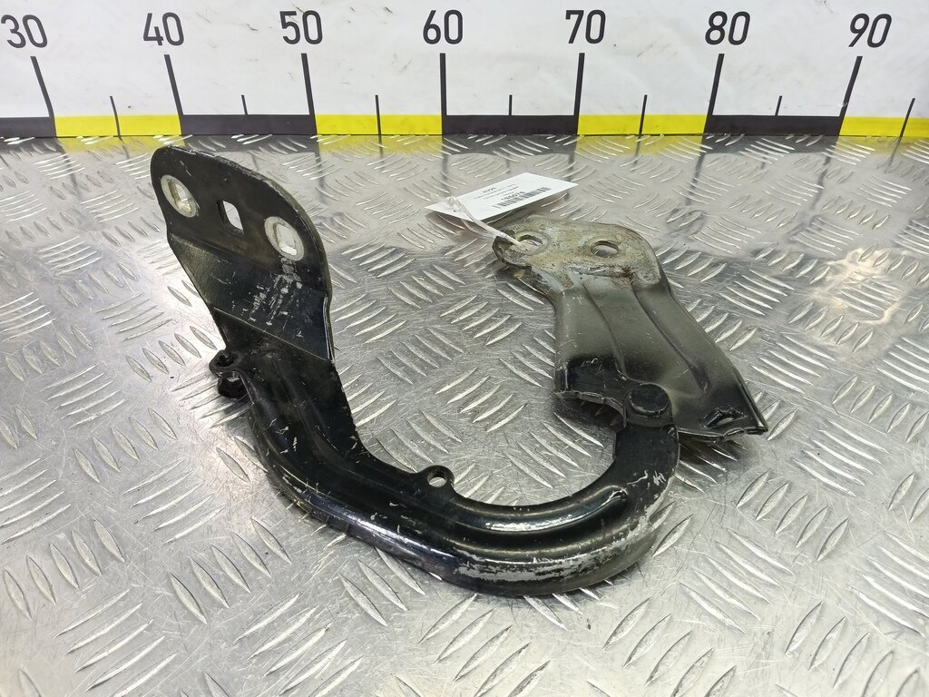 Петля капота правая Б/У для FORD Focus III (2011—2015) 1750016