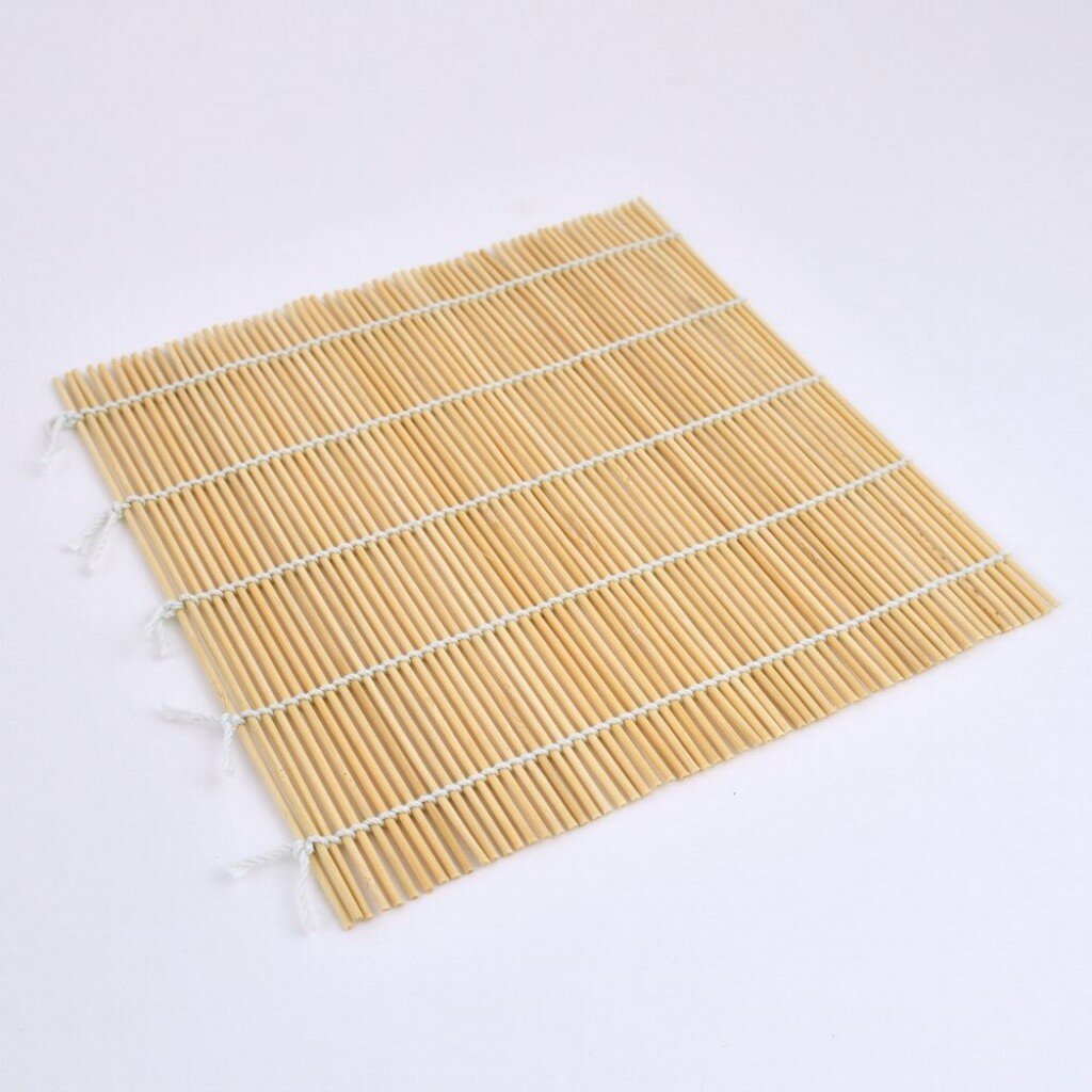 Бамбуковая циновка для приготовления суши и роллов Мультидом 24х24 см, макису для японской кухни, бежевый коврик BJ80-647