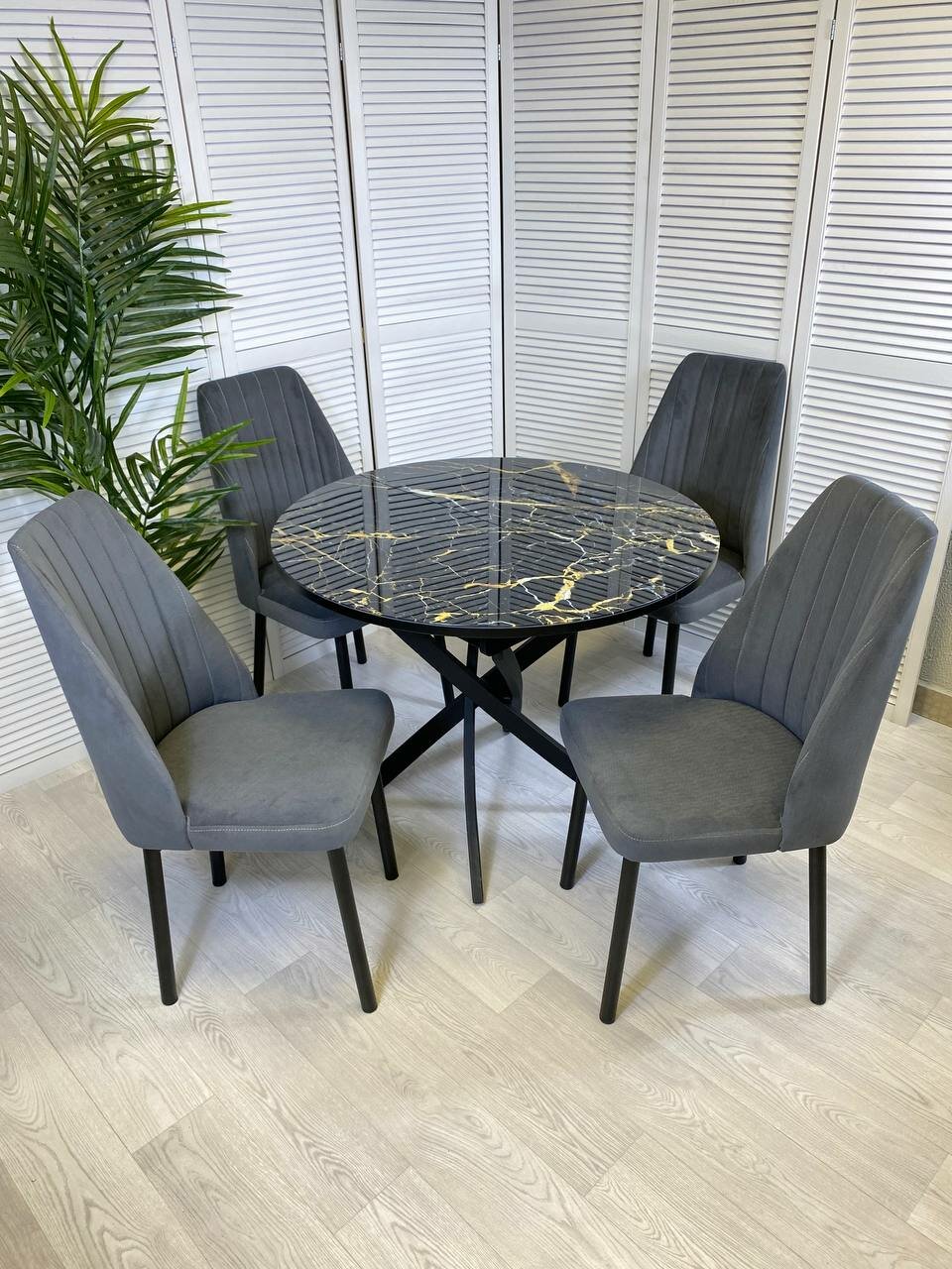 Обеденная группа Три Бобра Круглый стол Черный мрамор / Чикаго, серый, велюр