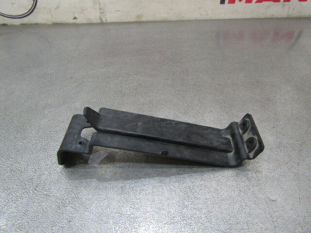 Кронштейн вещевого ящика сверху Mercedes Actros