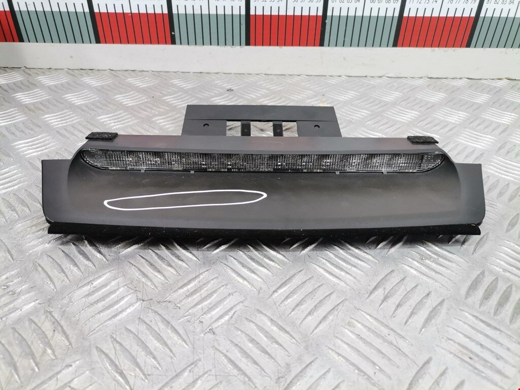 Фонарь дополнительный тормозной (стоп-сигнал) Volvo S80 1 8641732 арт. 2089422