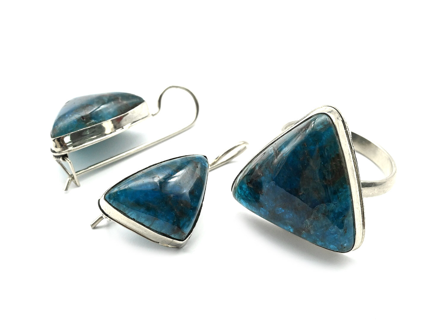 Комплект бижутерии: кольцо, апатит