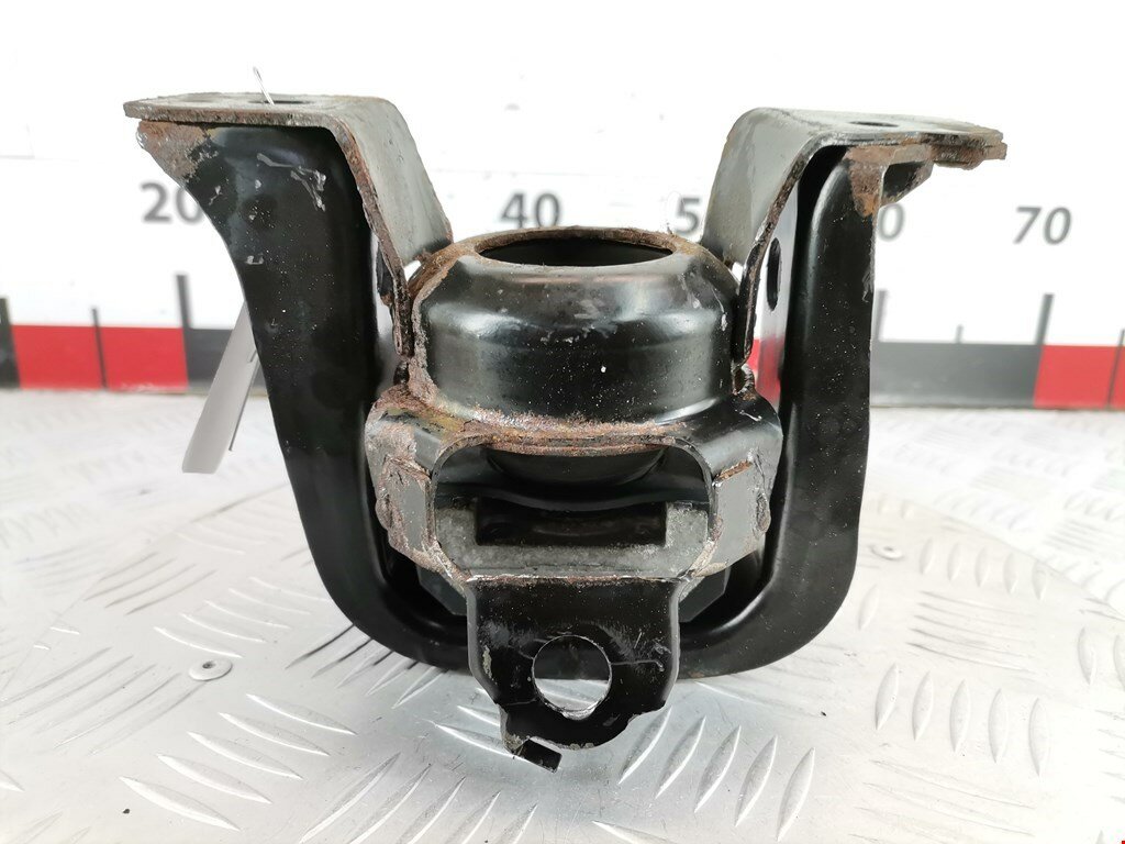 Подушка (опора) крепления двигателя Toyota Yaris 1 123050N010 арт. 1547882