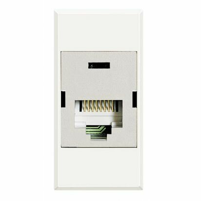 Компьютерная/интернет розетка 6 кат. RJ45 UTP, 1 модуль. Цвет Белый. Bticino AXOLUTE. HD4262C6