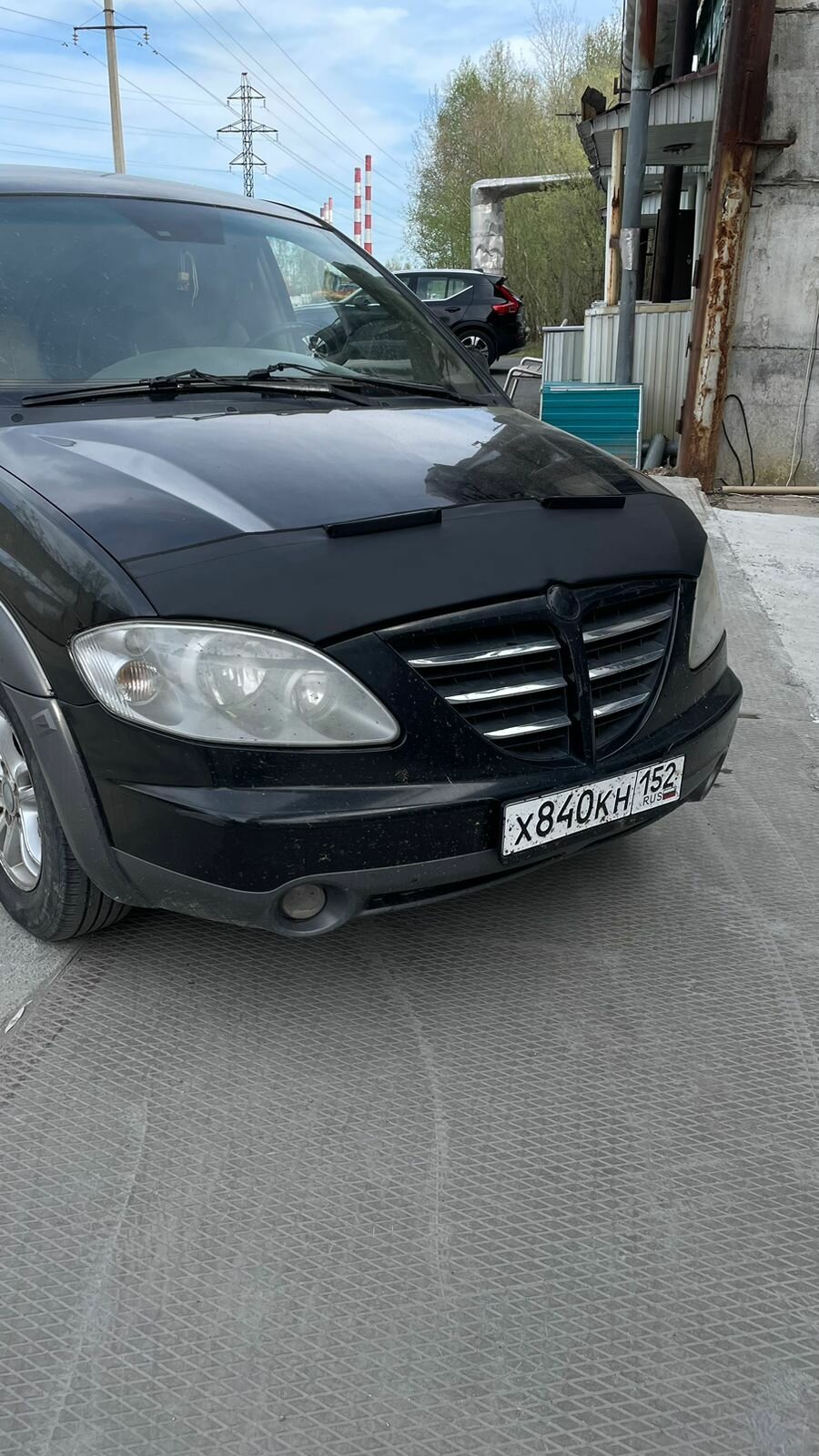 Дефлектор капота кожаный для SsangYong Rodius 2007 -2013 I Рестайлинг (Санг Енг Родиус)