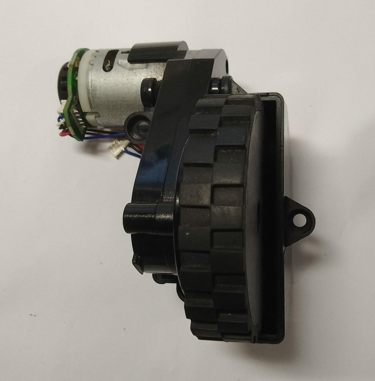 Колесо левое (L) робота пылесоса Tefal 40 (RG7267WH)