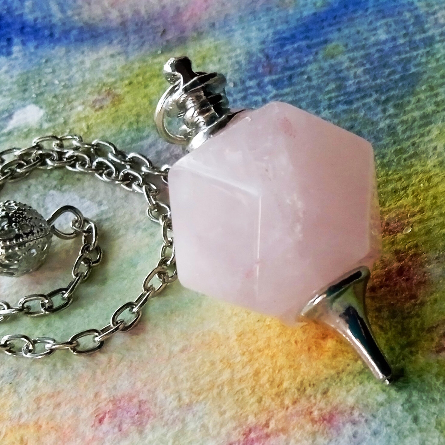 Маятник Кубаноид натуральный камень Розовый Кварц на цепочке, биолокация, гадание, диагностика организма, поиск клада, ответы на вопросы