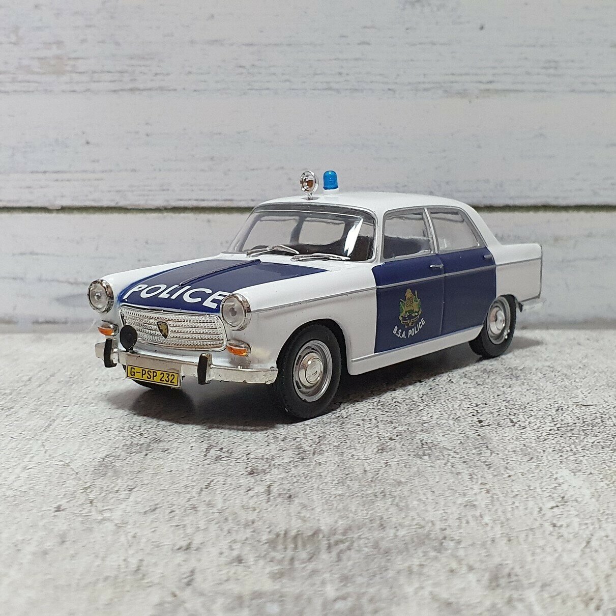 Peugeot 404 Британская полиция Южной Африки Коллекционная модель автолегенды ссср Deagostini 1/43