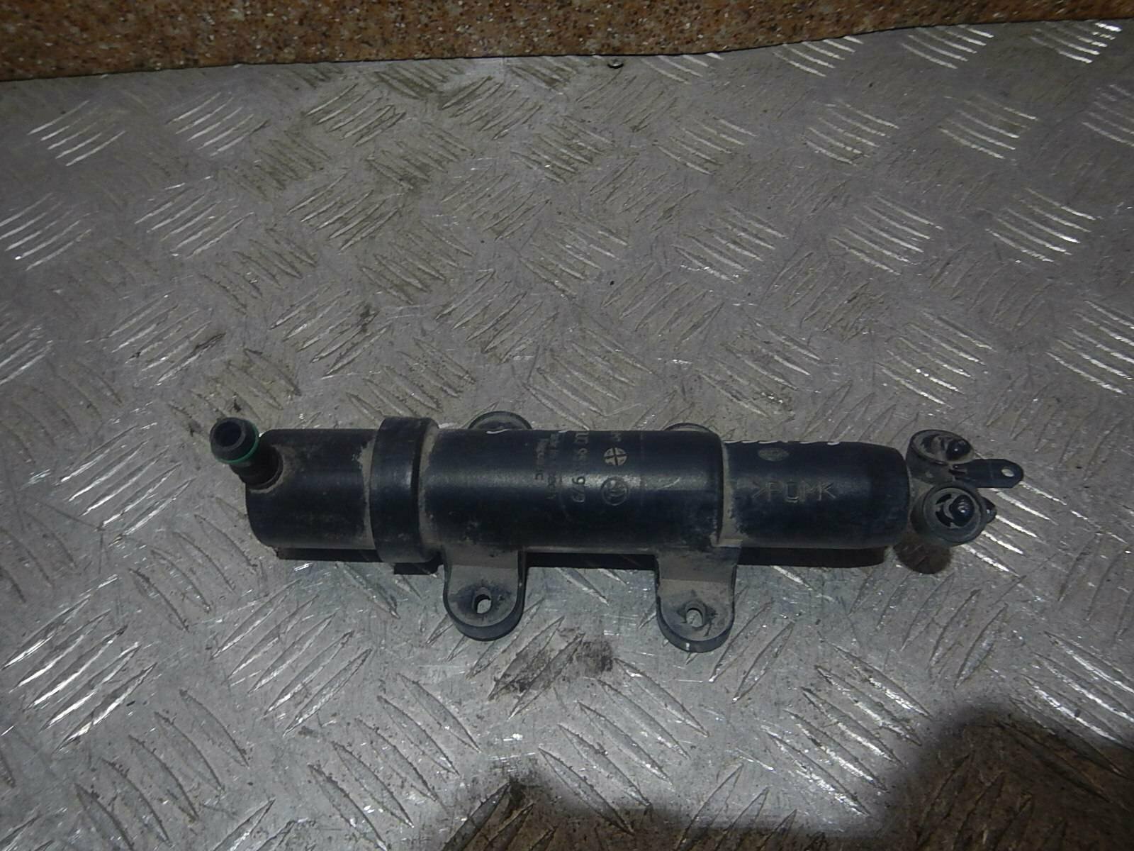 Б/У Форсунка омывателя фары, Skoda (Шкода)-SUPERB (02-08) SKODA SUPERB (02-08) Без повреждений 333195 VAG арт. 3U0955979