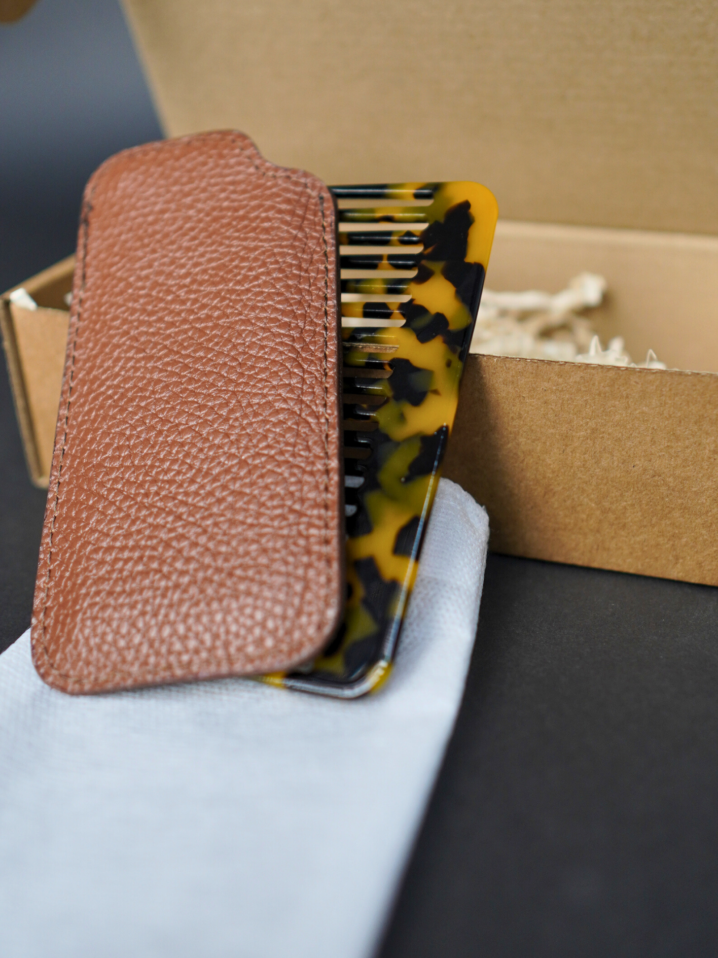 Гребешок Торцбил, для волос, кожаный чехол, натуральная кожа