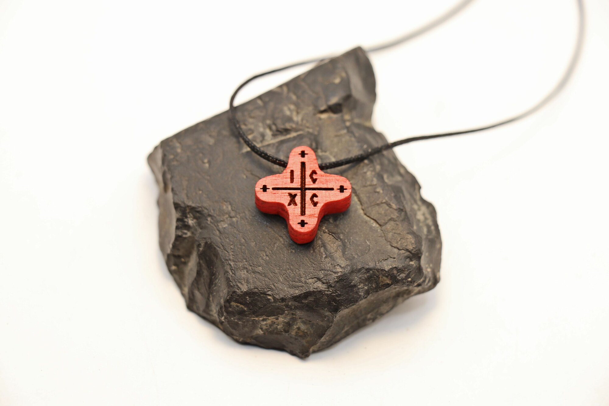 Деревянный крестик мини из натурального граба 15x15 мм