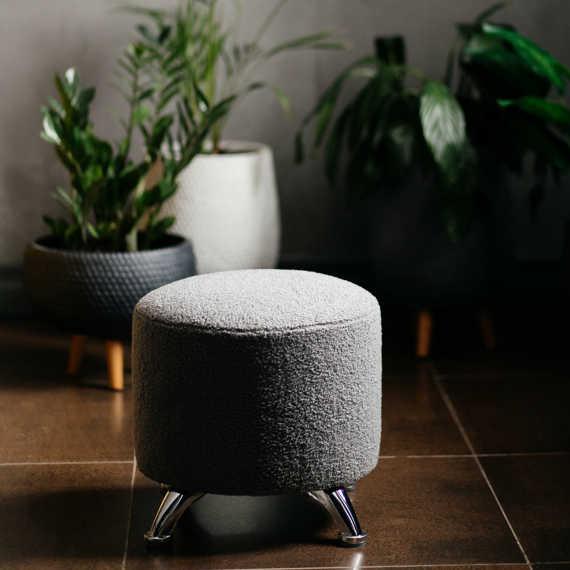 Пуф, Букле, круглый, серый, на хромированных ножках в спальню и прихожую