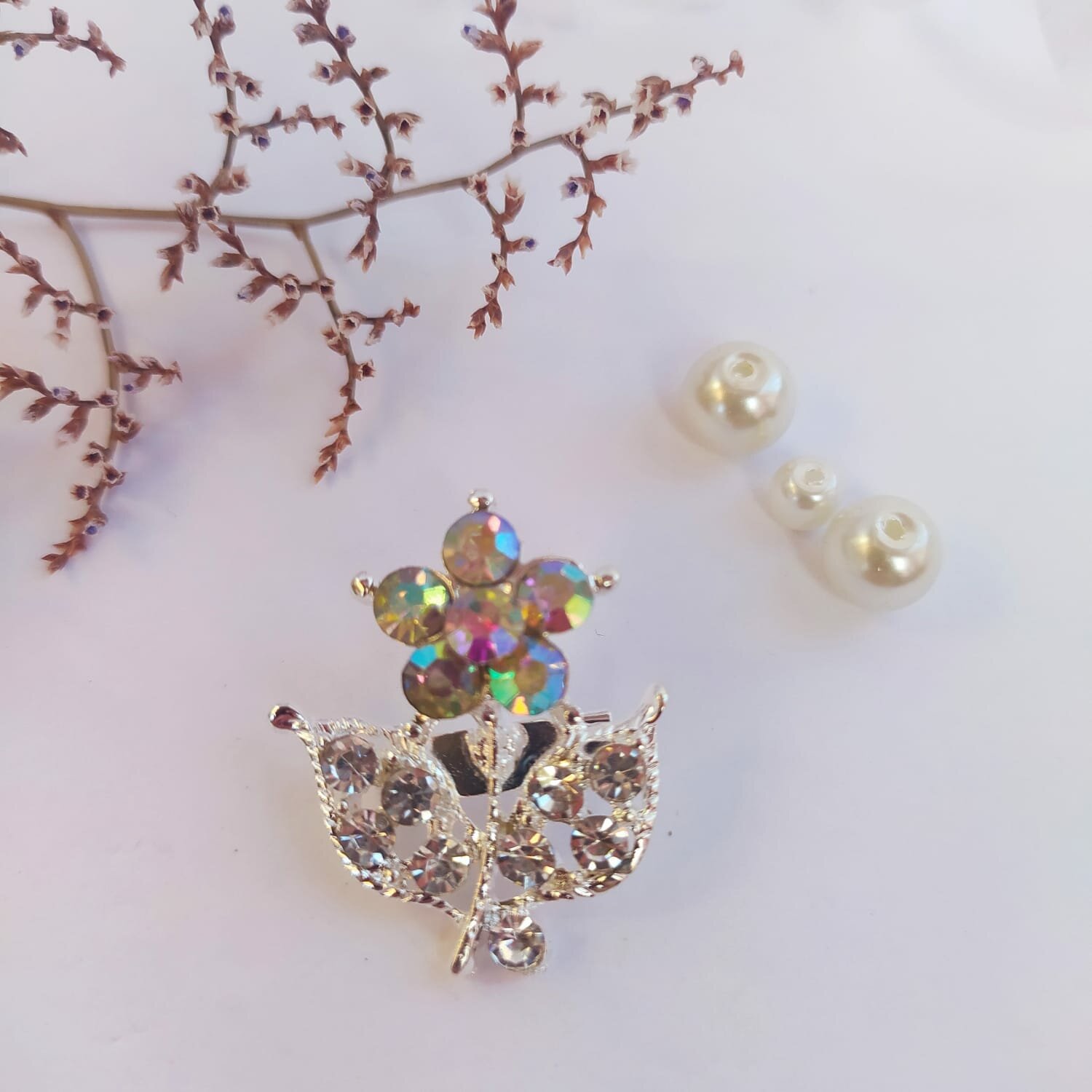 Брошь, стразы