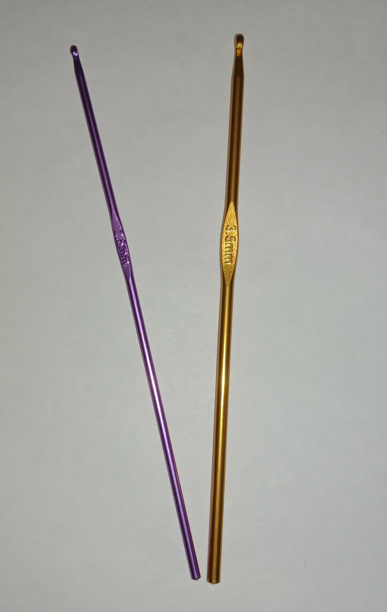 Набор крючков для вязания 2 шт, 3,5 мм и 2,5 мм