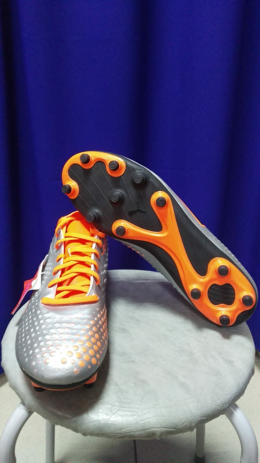 Для футбола PUMA размер 45 ( длина по стельке 29 см ) бутсы футбольные и регбийные Серебристые