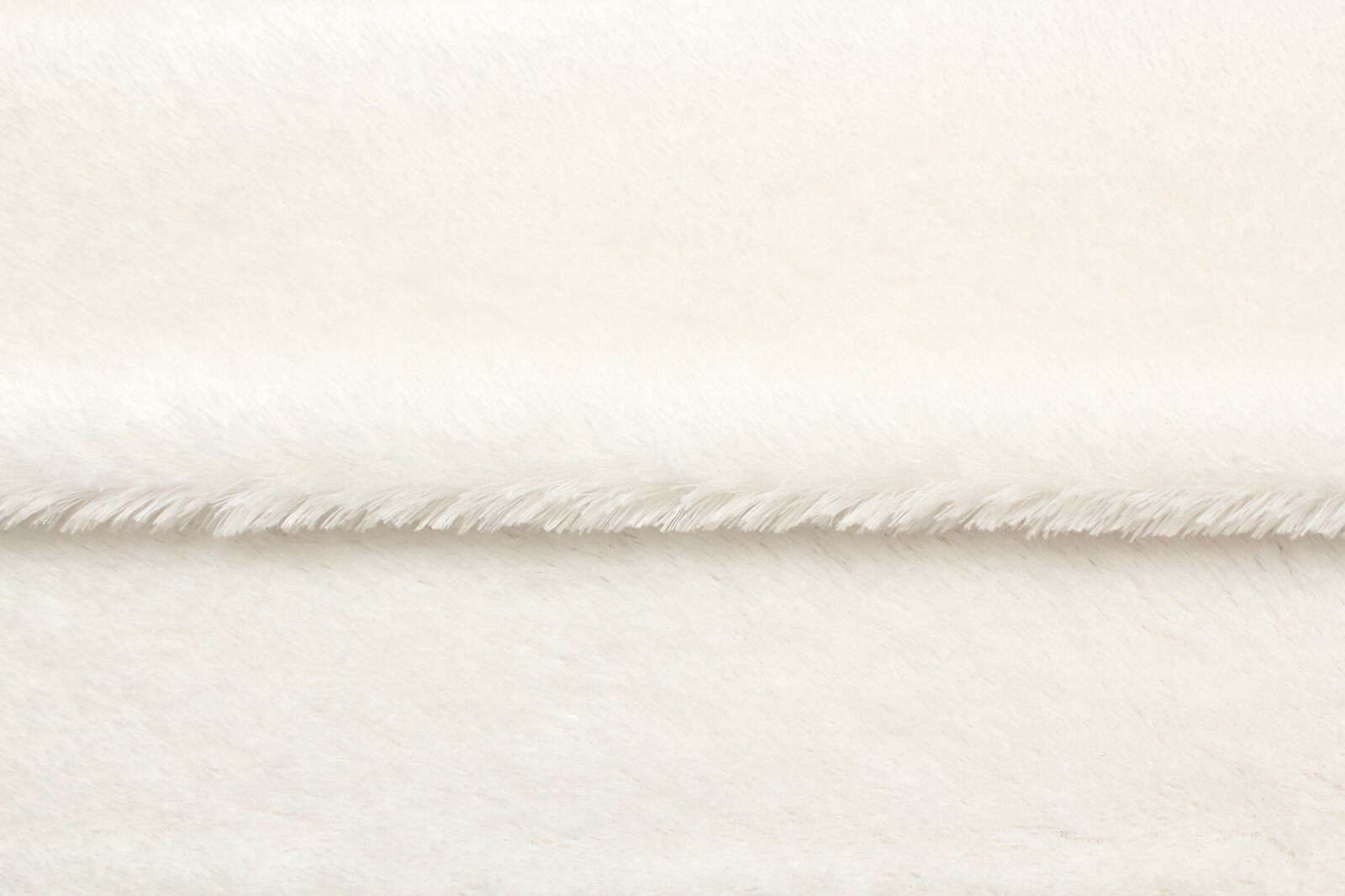 Ткань Мех искусственный пушистый белый, 690 г/пм, ш146см, 0,5 м
