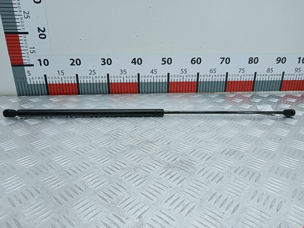 Амортизатор капота Audi A6 C5 4B0823359C арт. 1812502