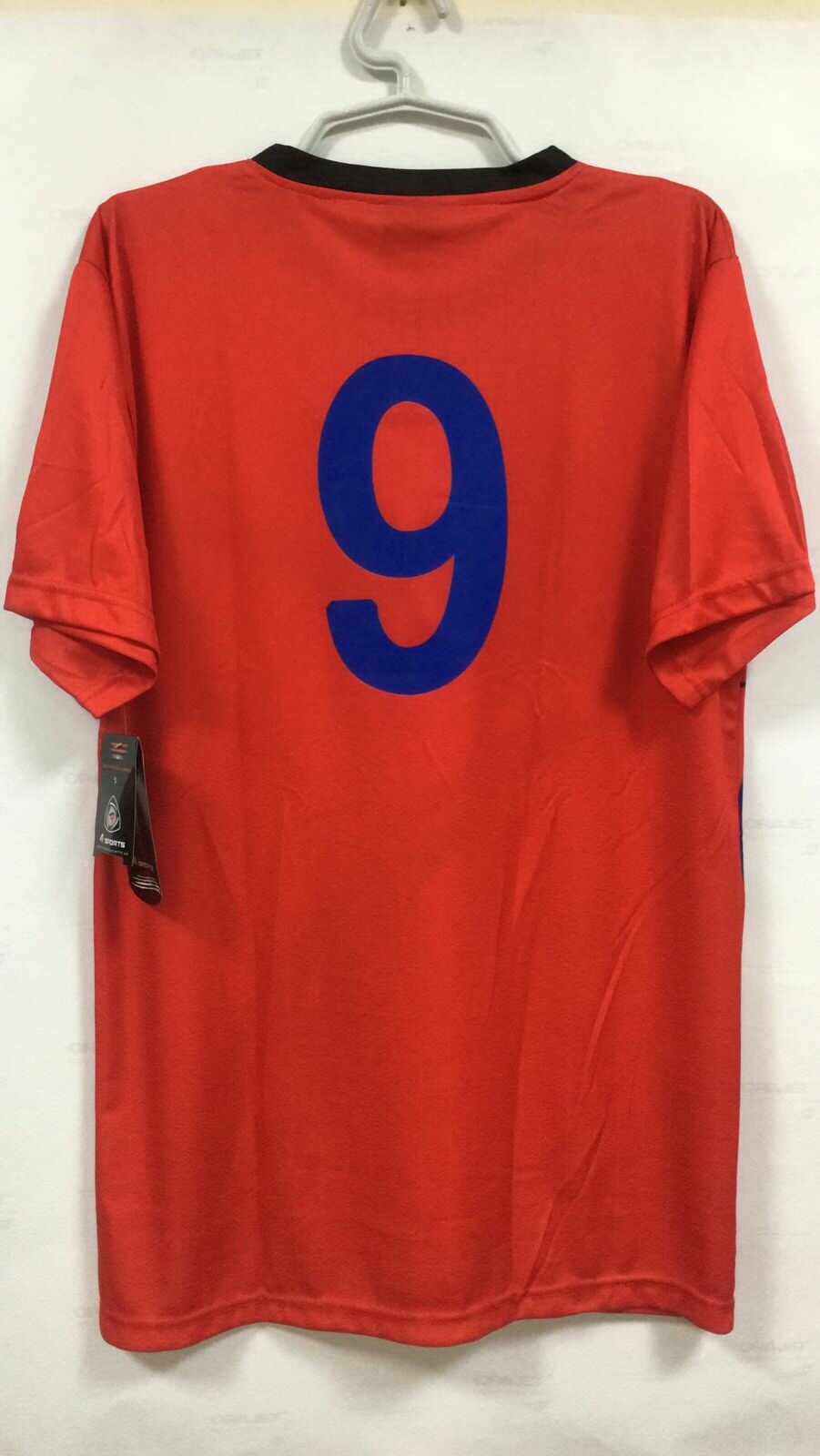 Для футбола №9 размер L ( русский 50 ) ( майка + шорты ) футбольная ERREA красная