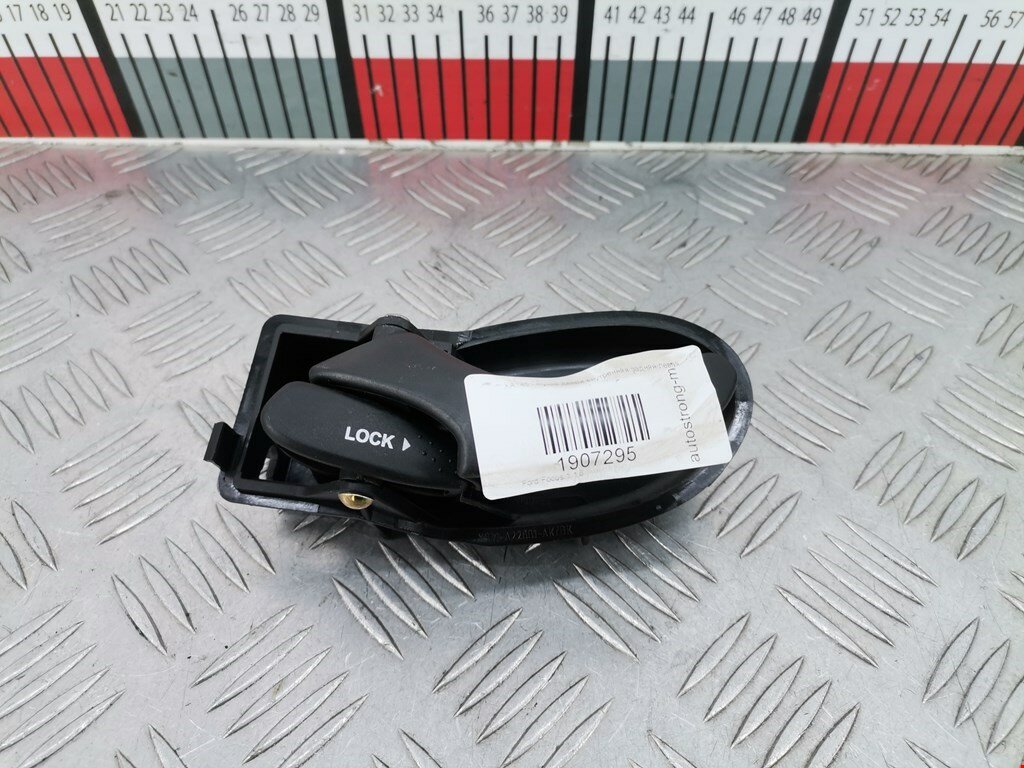 Ручка двери внутренняя задняя левая Ford Focus 1 XS41A22601AK арт. 1907295