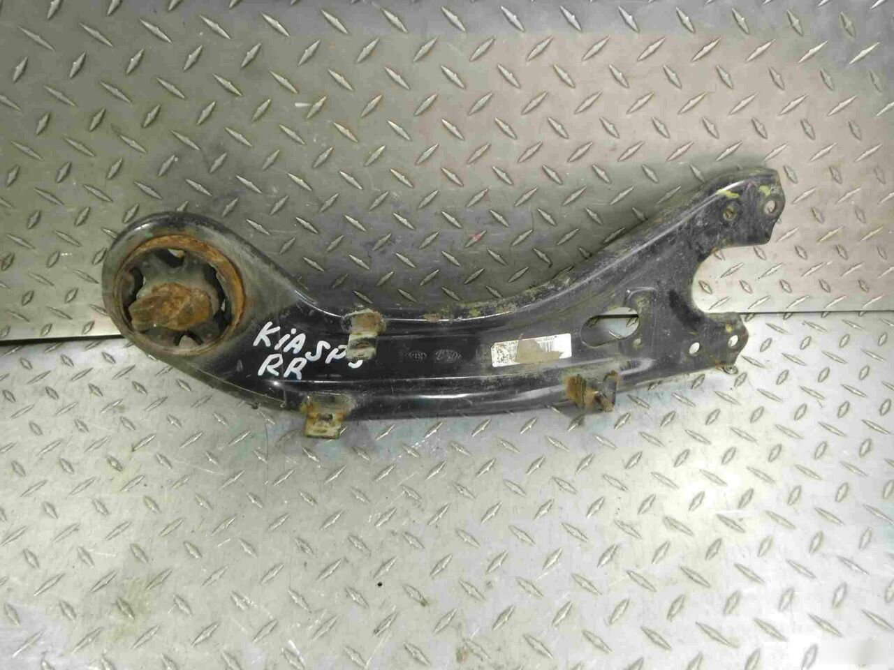 Рычаг задний продольный правый Kia Sportage III (2010—2014) 552803U100