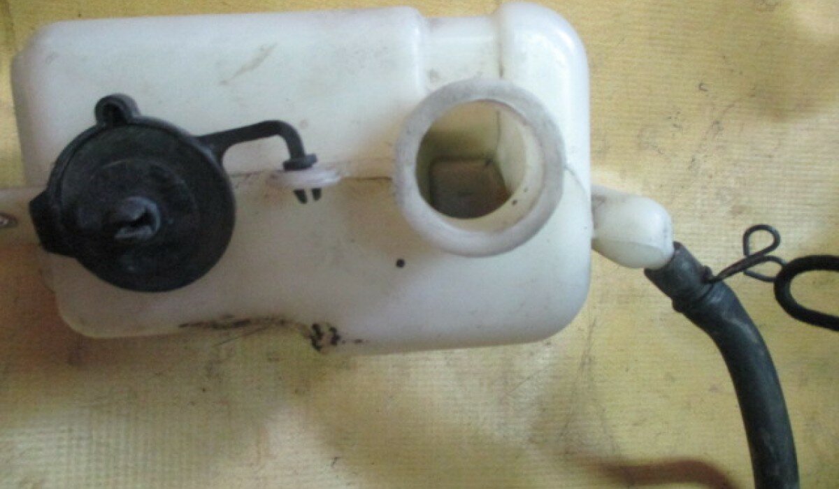 Бачок расширительный Avensis II Toyota 164700H030