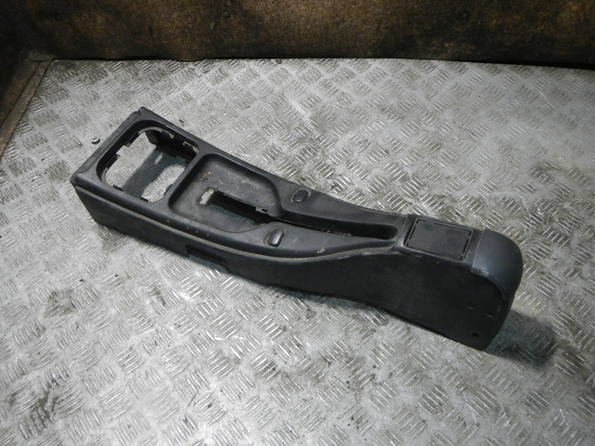 Б/У Консоль, ВАЗ (VAZ)-2115 ВАЗ 2115 Царапины. 594216 LADA арт. 21145109154