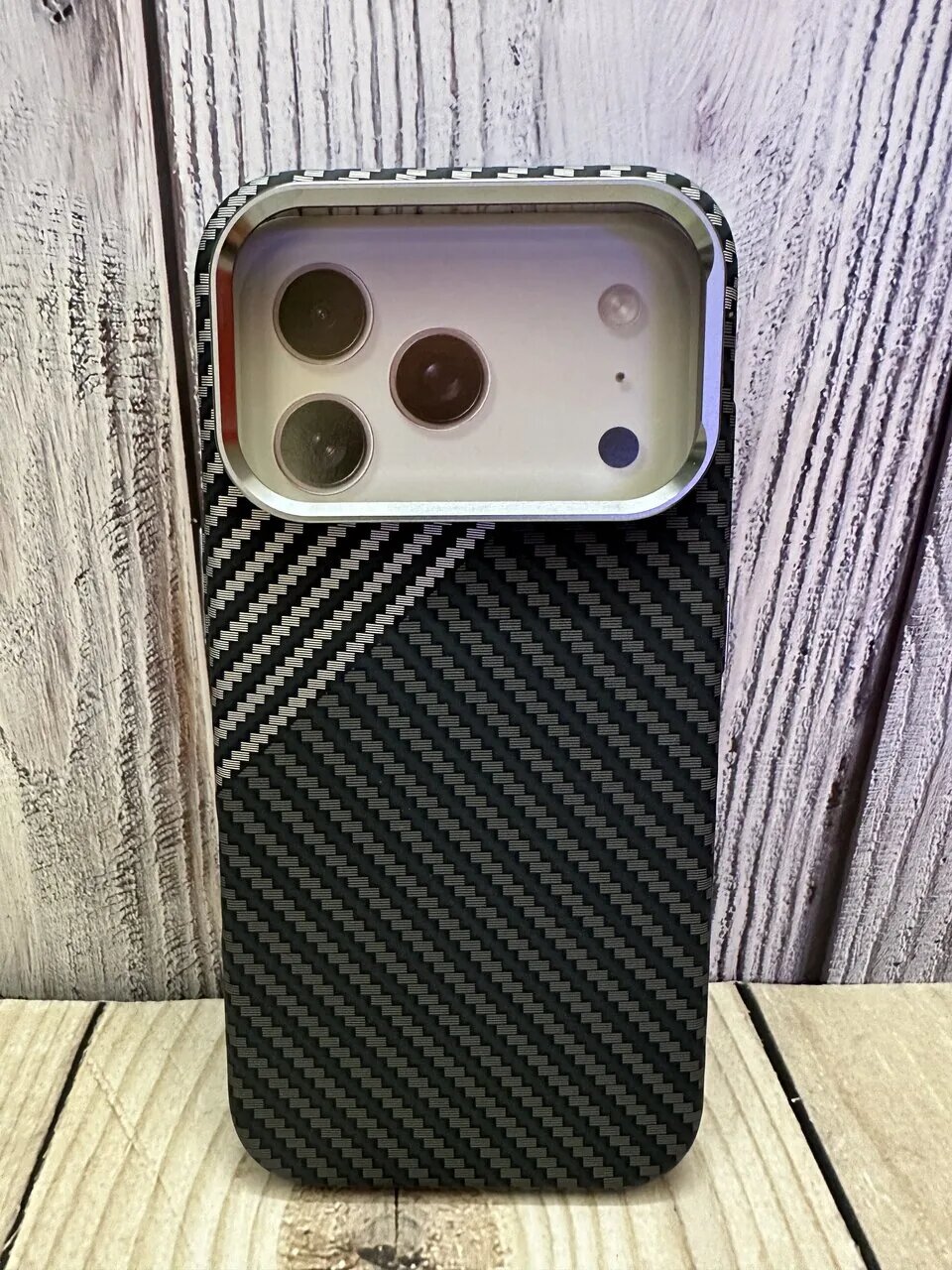 Чехол-накладка с magsafe для Iphone 17 Pro Max Luxo Чёрный под карбон двухцветный