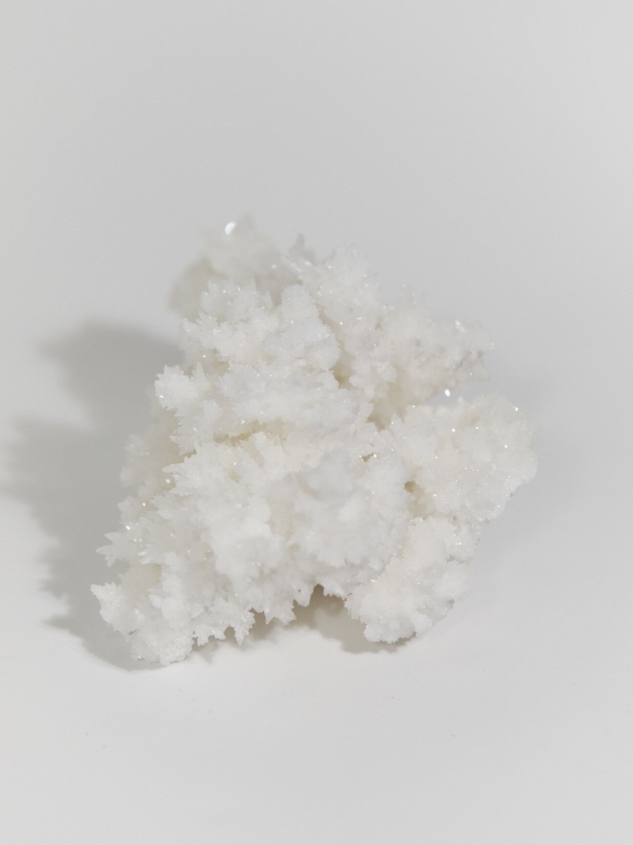 Интерьерный Белый арагонит QUARZ, 16,5 см, натуральный камень, 1 шт.