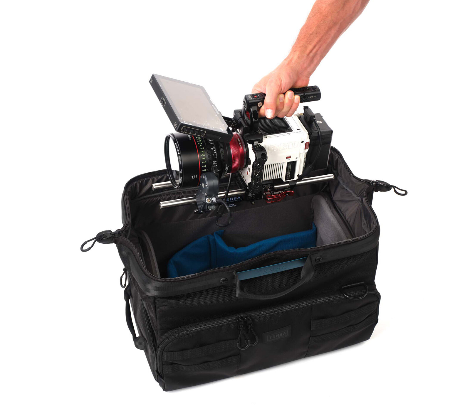 Сумка Tenba Cineluxe v2 Shoulder Bag 21, баллистический нейлон, 25х52х34 см — фото 1