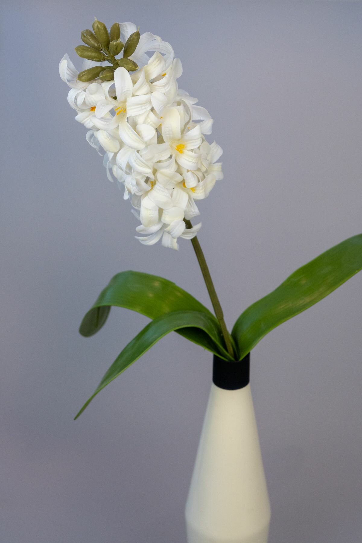 Искусственные цветы для декора весенний Гиацинт из силикона белый крупный / Реалистичный искусственный цветок 40см