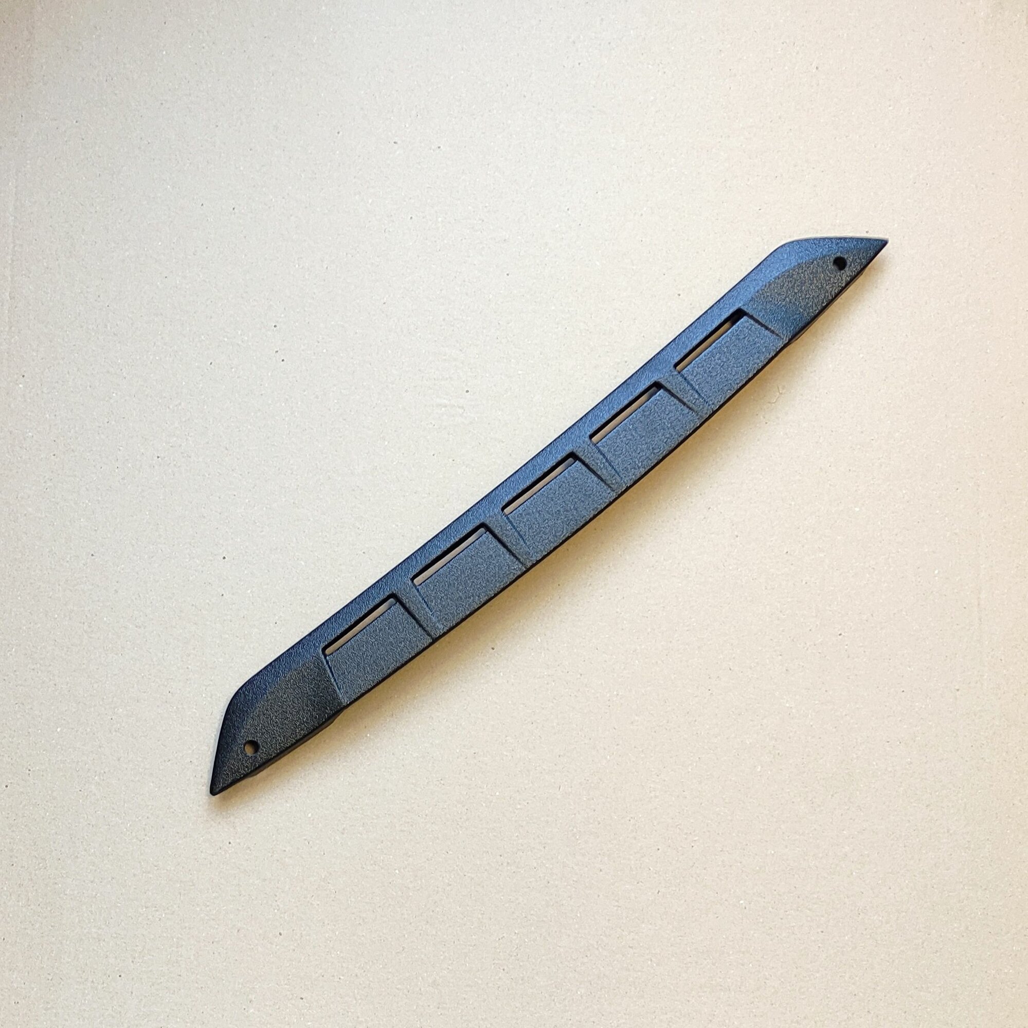 Дефлектор обдува лобового стекла Веста NG для нового поколени а/м Веста после 2022 года