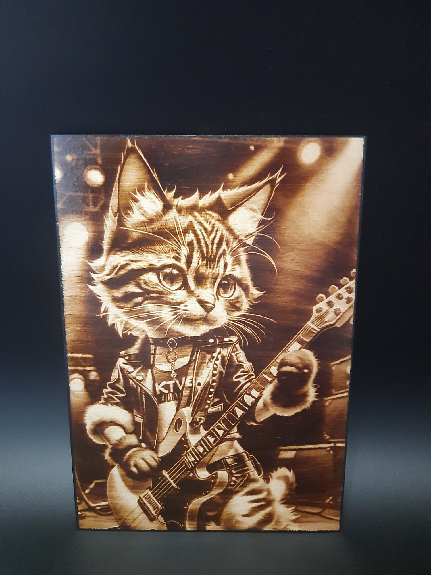 Картина на дереве " кот рок-н-рольщик " выжженная картина на дереве в формате А4