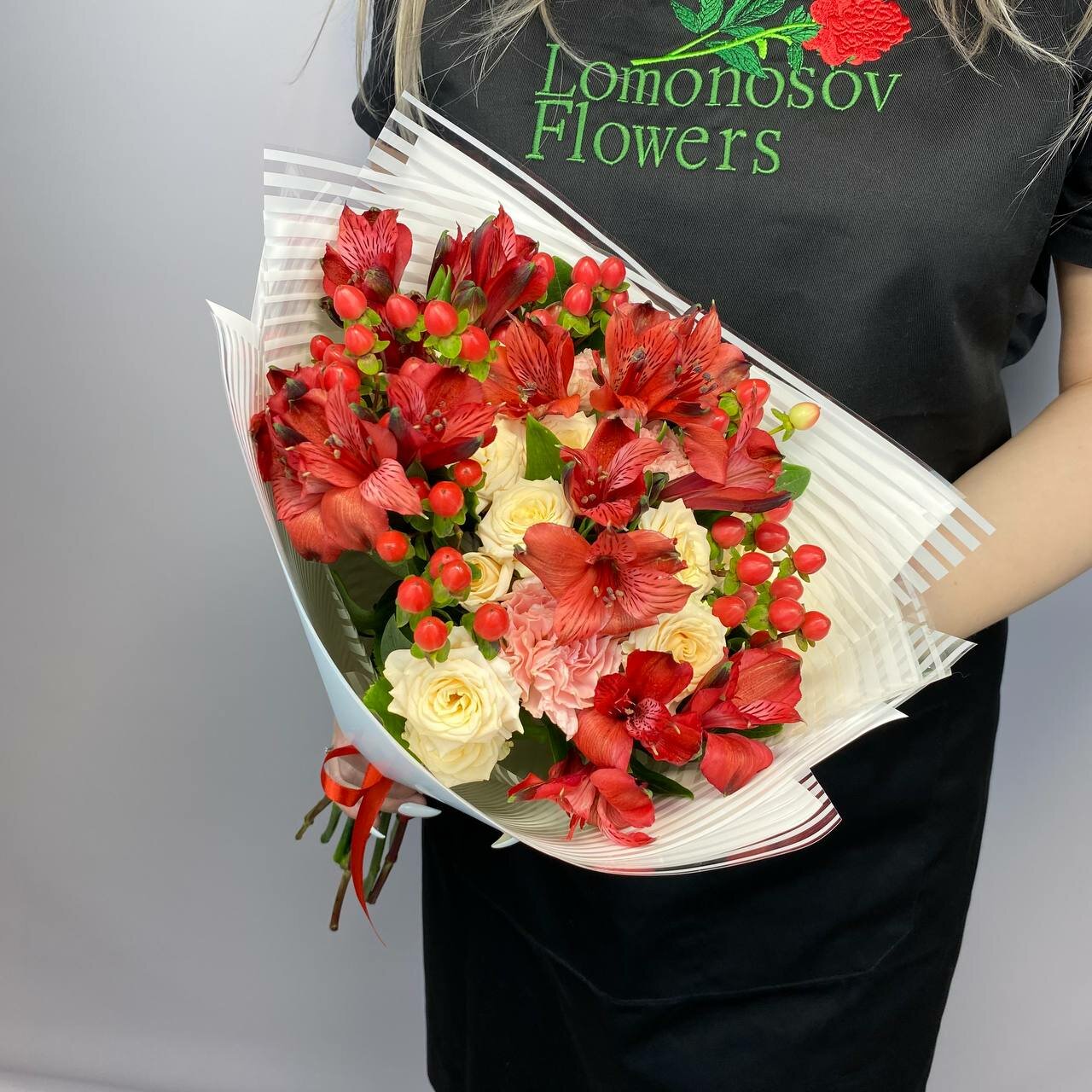 Букет "Авторский" с альстромерией и розами