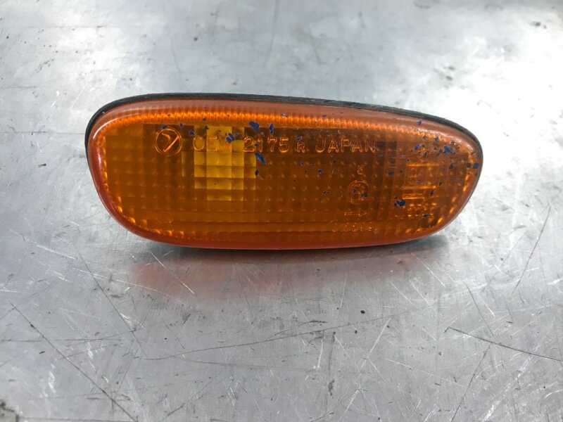 Повторитель в крыло передний правый Subaru Impreza 2175r