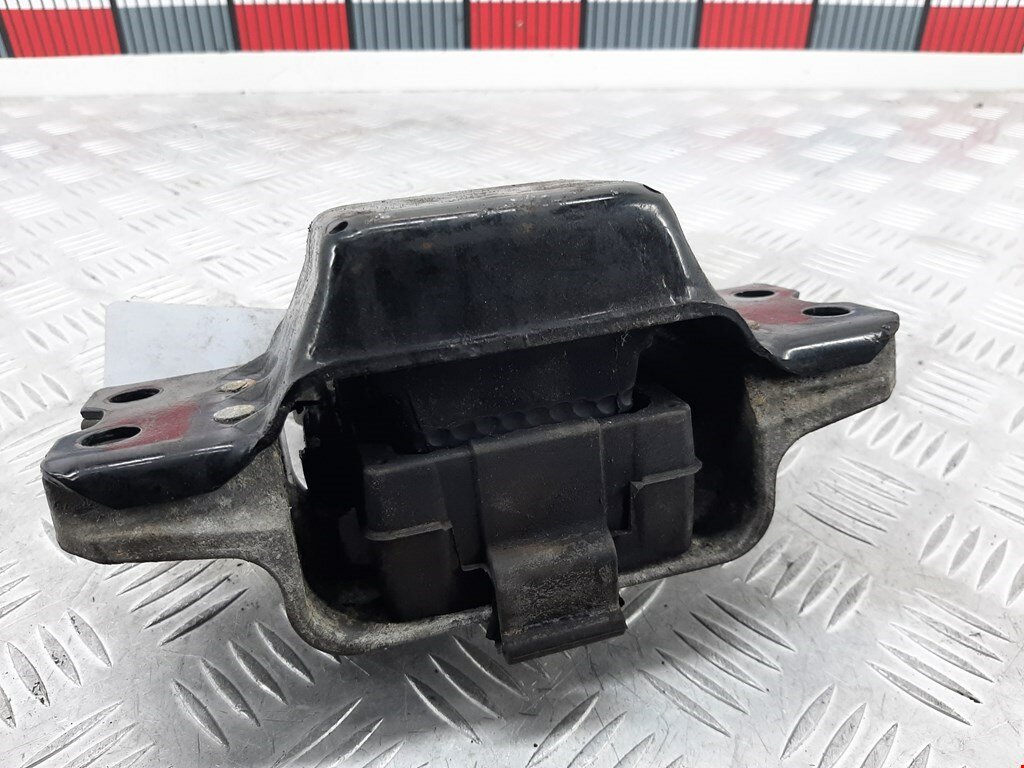 Подушка (опора) крепления двигателя Skoda Octavia 1Z 1K0199555L арт. 1823048