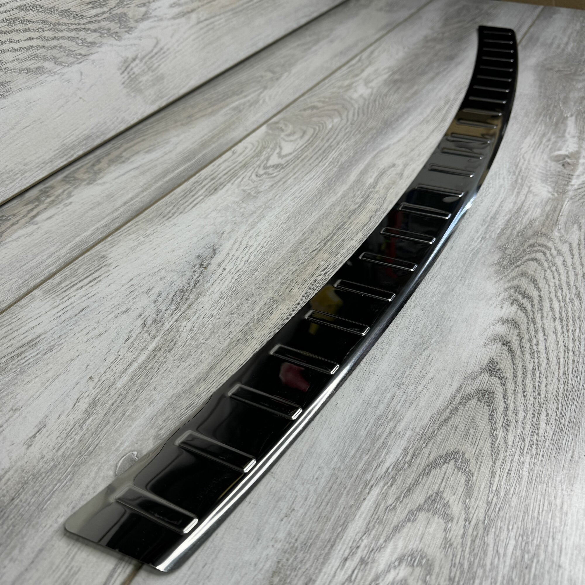 Накладка на задний бампер для Lada XRay (Лада икс рей )