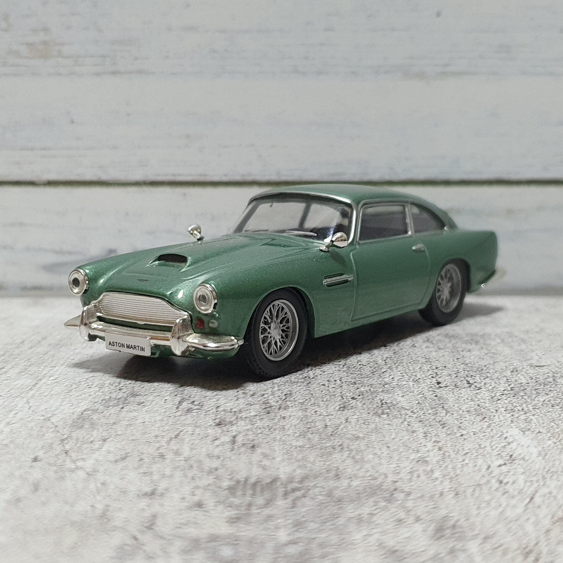 Aston Martin DB4 coupe Коллекционная модель суперкары Deagostini 1/43
