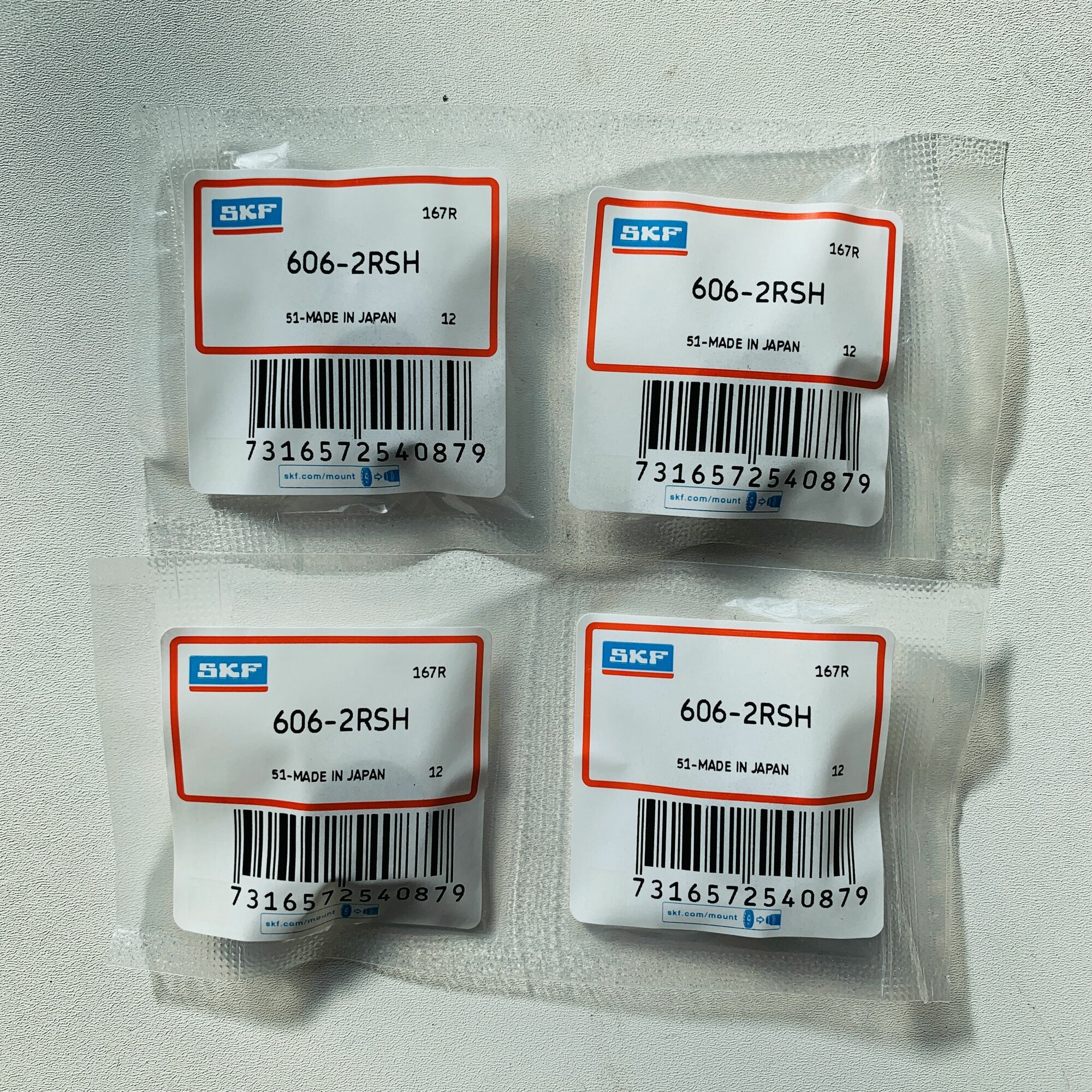 Подшипник SKF 606 2RSH 6*17*6 мм комплект 4 штуки