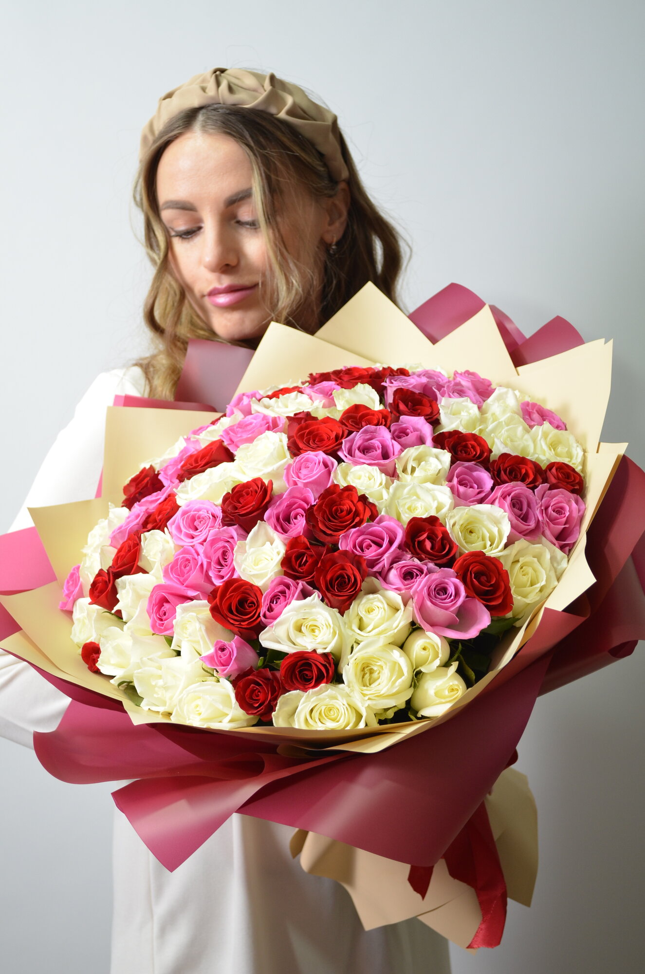 Букет Lavieflowers "Микс", живые цветы, 101 цветок, красный, белый, розовый