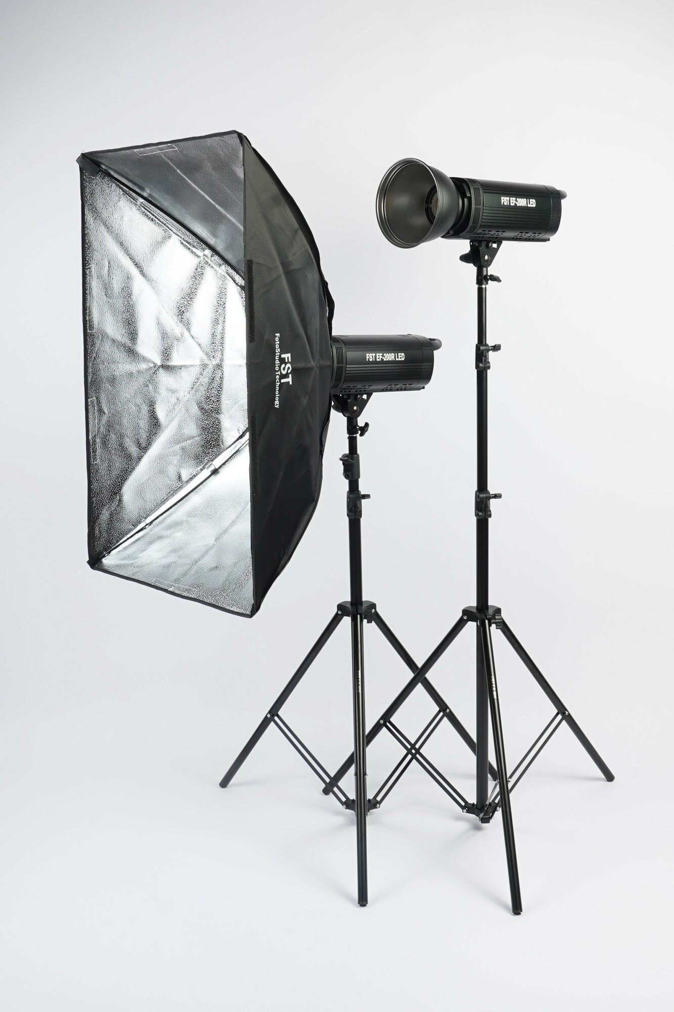 Студийный свет FST EF-200 Softbox KIT свет для фотосъемки, видеосвет, 400Вт, пульт ДУ, сумка.